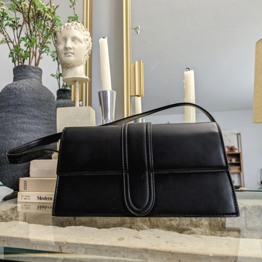 Black Structured Sleek Minimalist Shoulder Bag - Gem